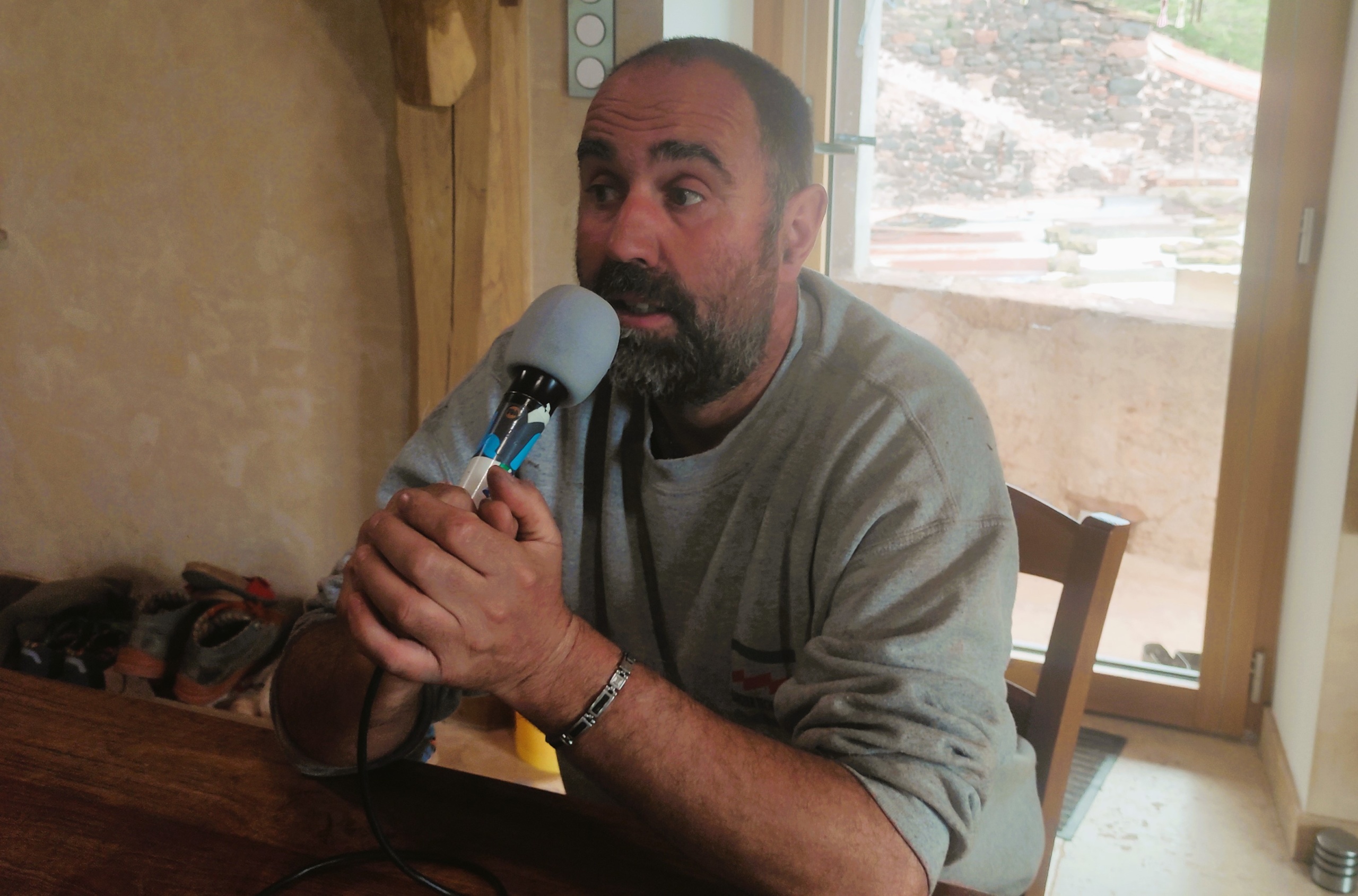 Luc Martin, éleveur de porcs en plein air à Mérifons - Rph